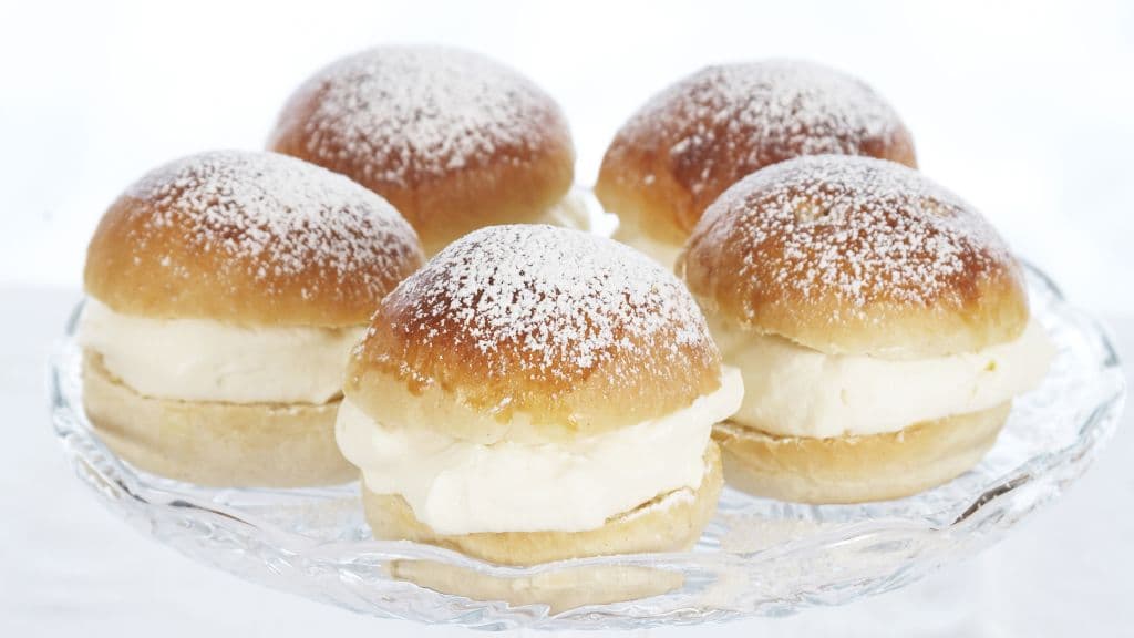 Glutenfrie Fastelavnsboller - Oppskrift fra TINE Kjøkken