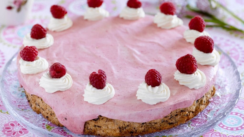 Klassisk Ostekake - Oppskrift fra TINE Kjøkken