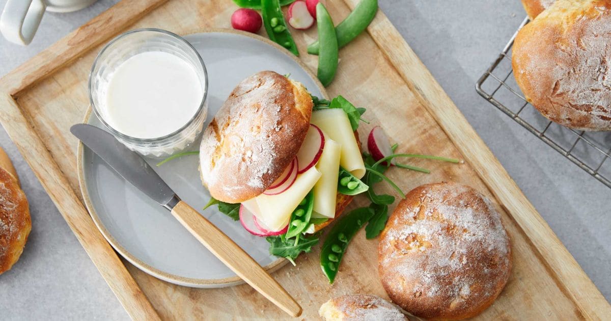 Rundstykker med Kesam® og gulrot