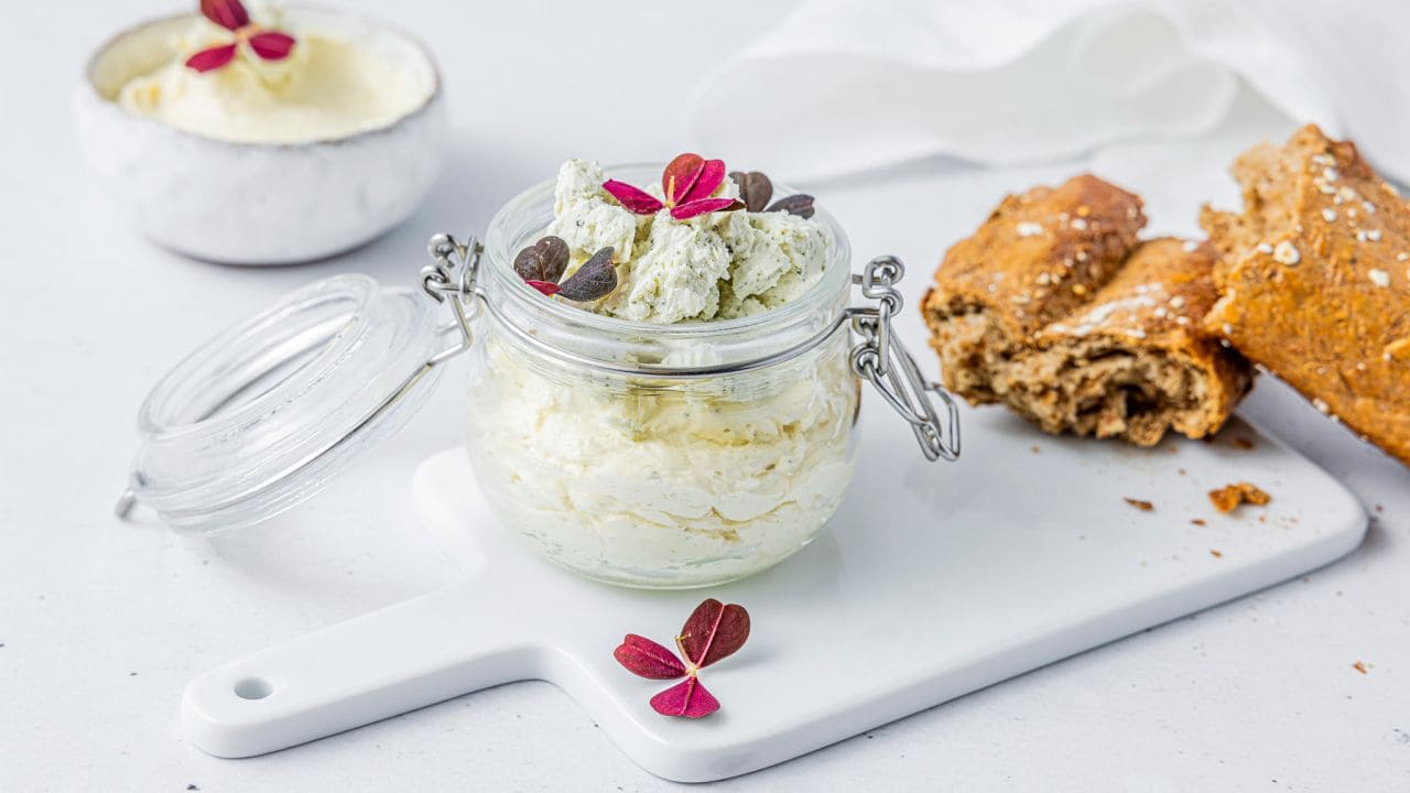 Pisket Smør Med Chevre - Oppskrift fra TINE Kjøkken