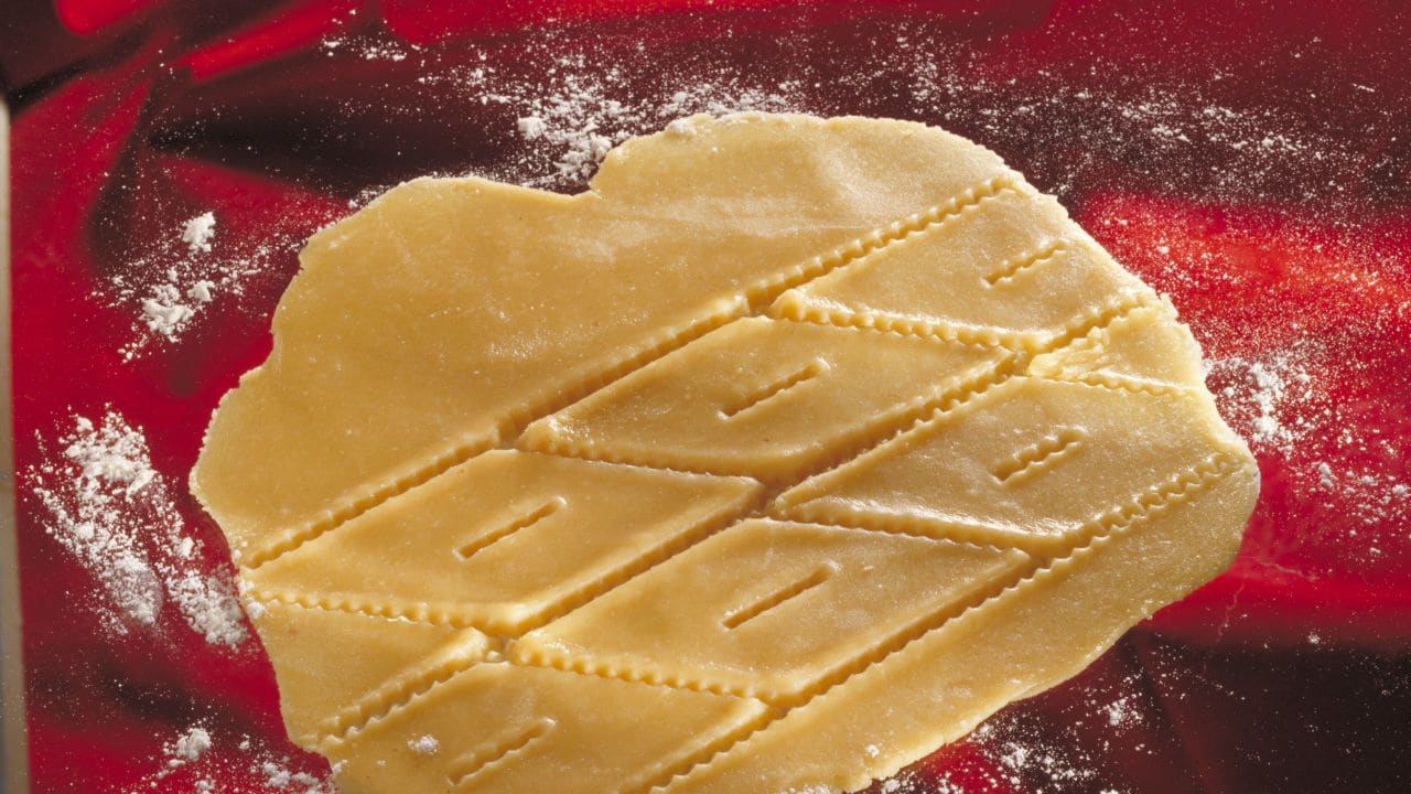 Fattigmann - Oppskrift fra TINE Kjøkken