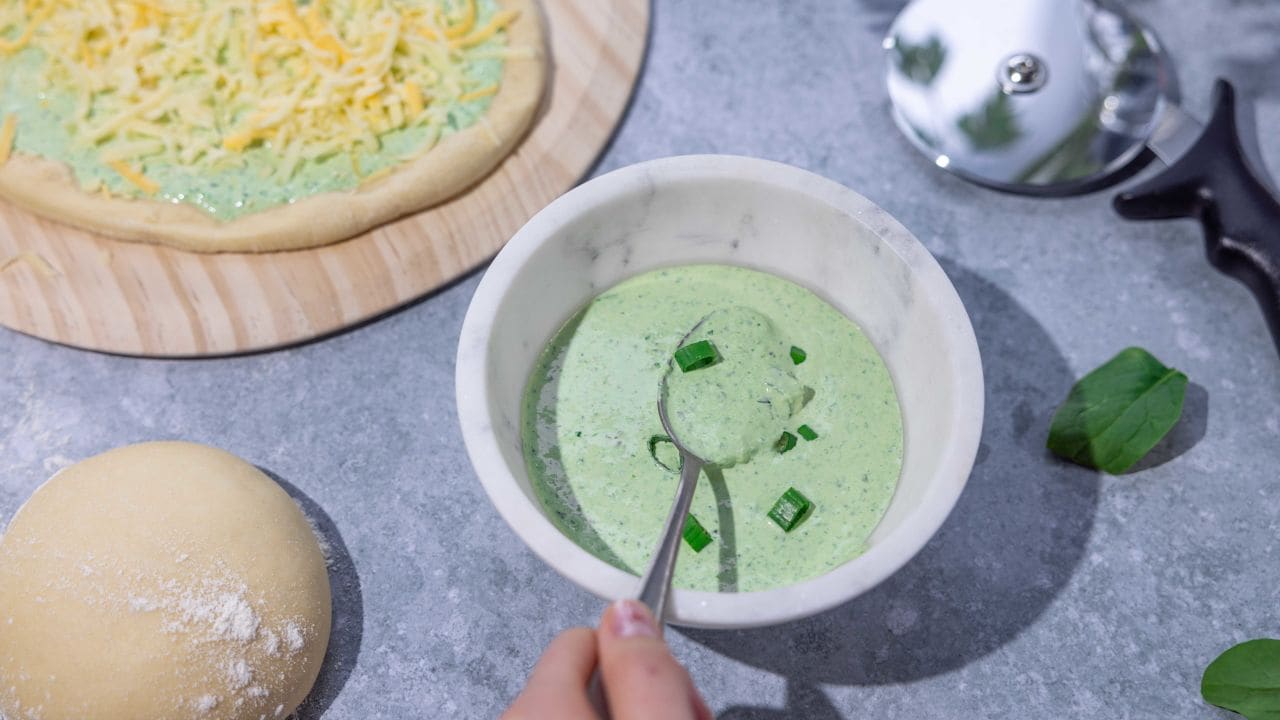 Hvit Pizzasaus Med Steinsopp - Oppskrift fra TINE Kjøkken