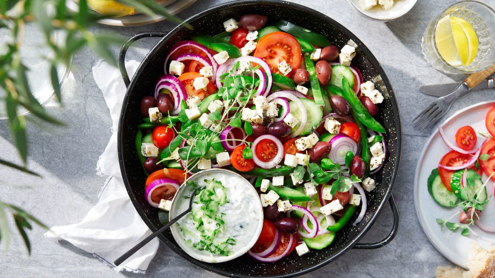 Gresk Salat - Oppskrift fra TINE Kjøkken