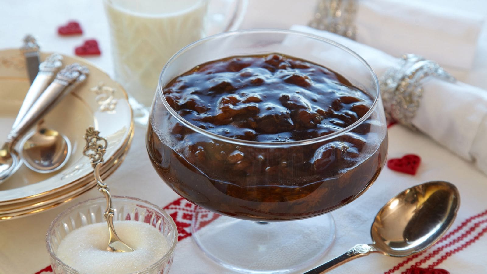 Sviskegrøt Med Fløtemelk - Oppskrift fra TINE Kjøkken