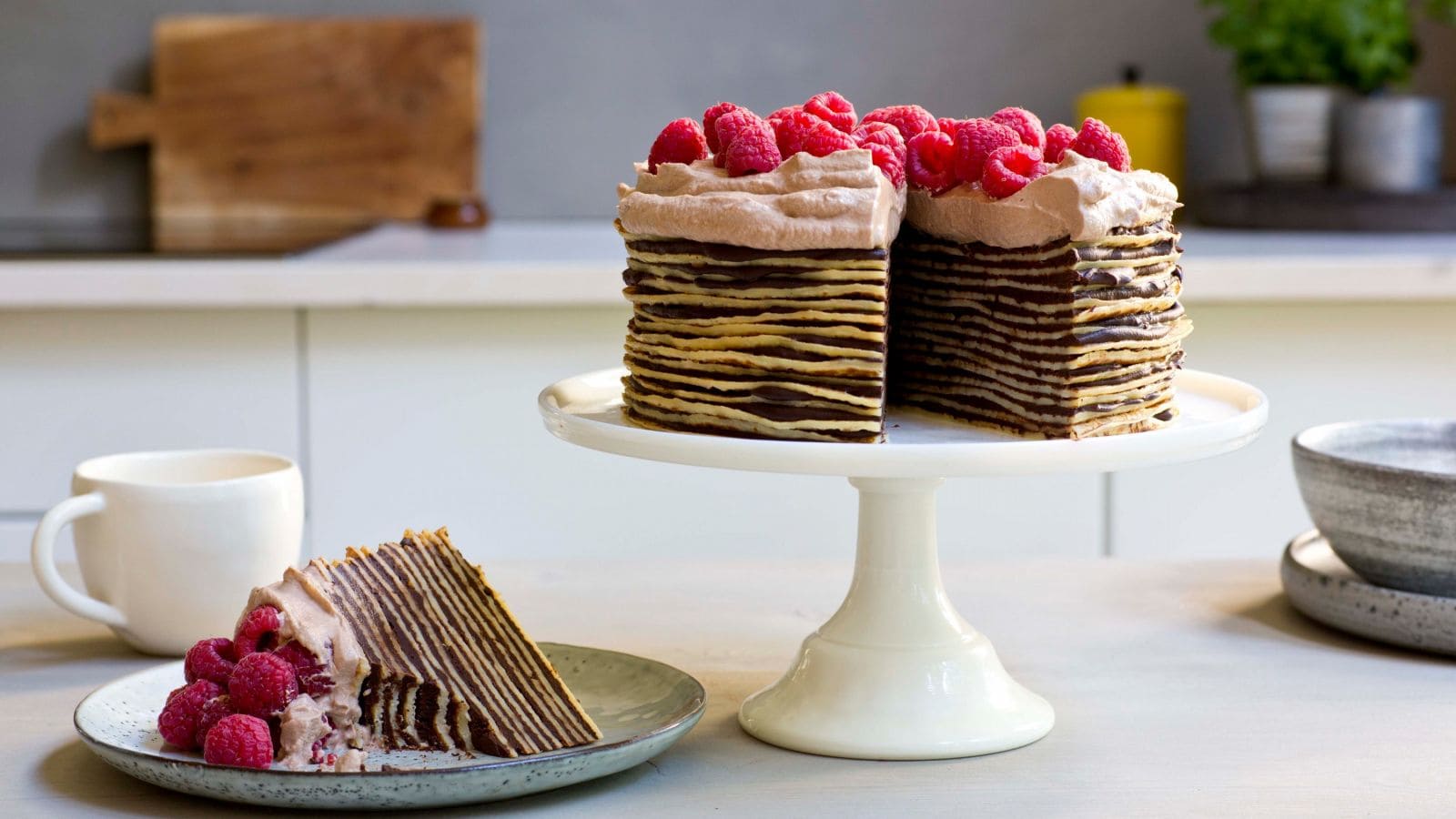 Pannekake-kake Med Sjokolade - Oppskrift fra TINE Kjøkken
