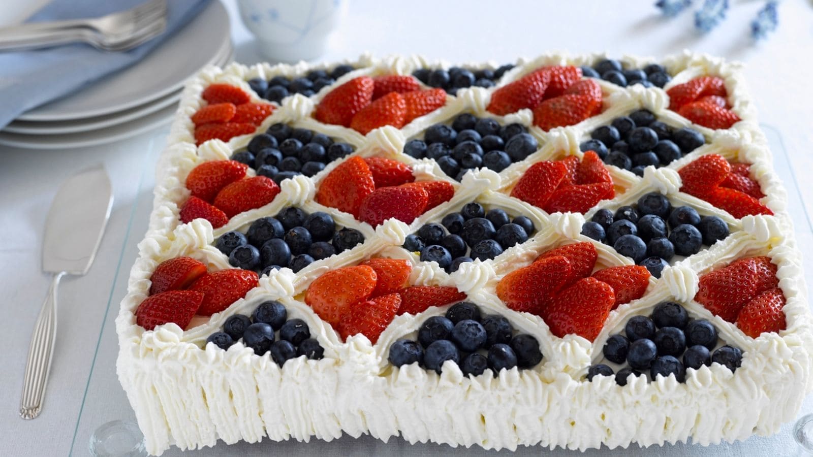 Deilige Kaker Og Desserter Med Kremfløte - TINE Kjøkken