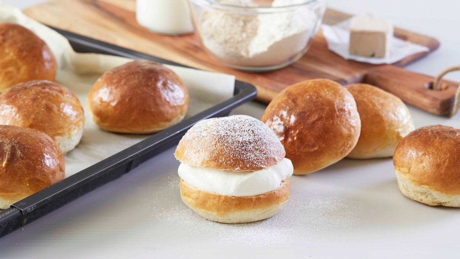 Fastelavnsboller - Oppskrift fra TINE Kjøkken