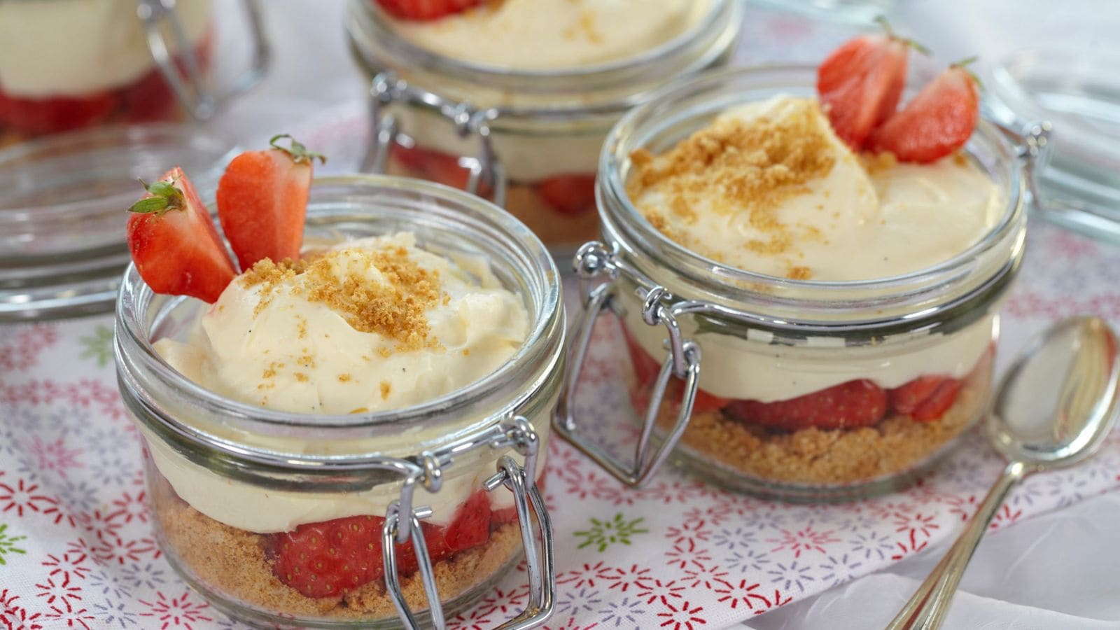 Ostekake I Porsjonsglass - Oppskrift fra TINE Kjøkken