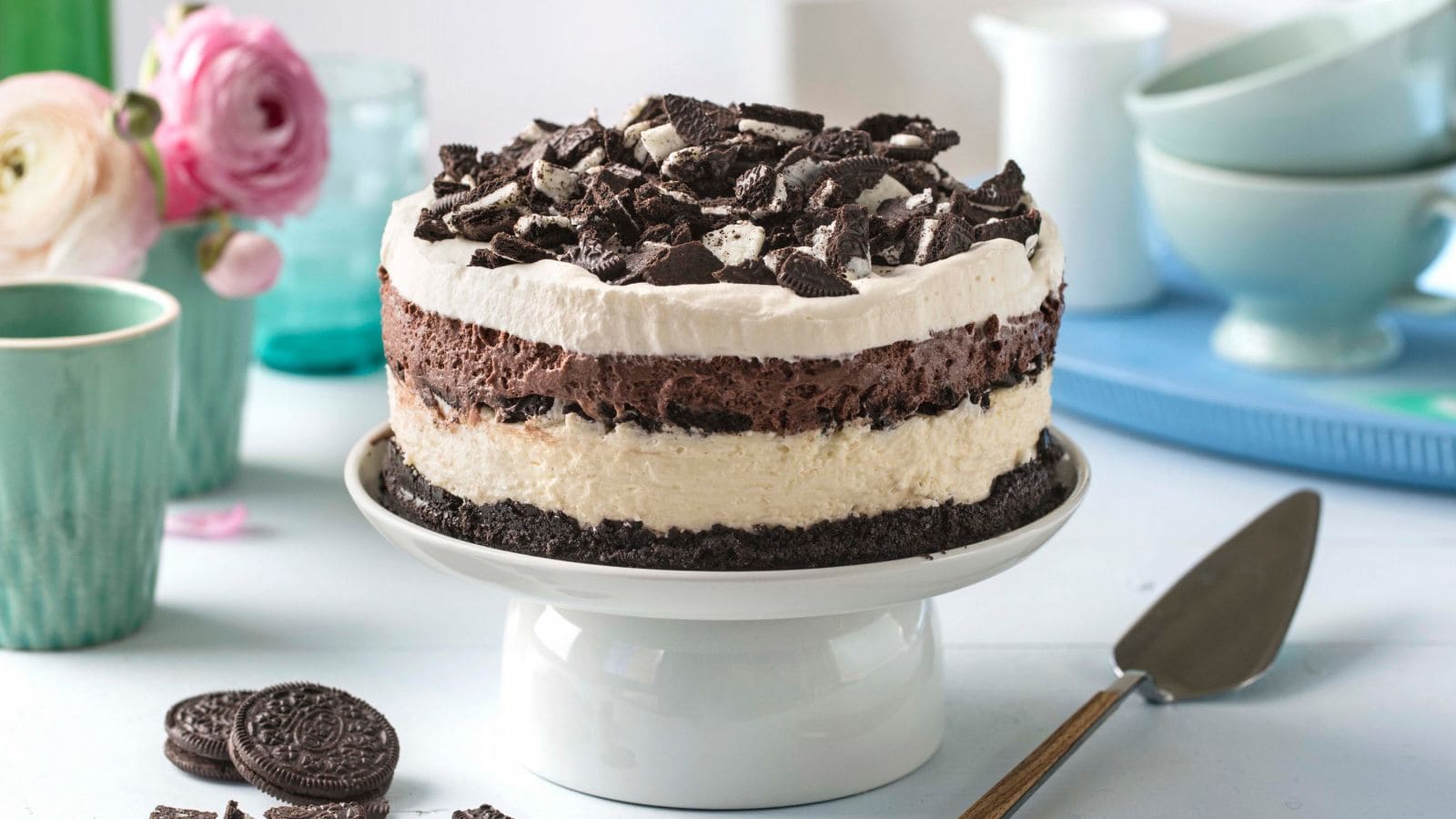 Mirror Glaze-kake - Oppskrift fra TINE Kjøkken