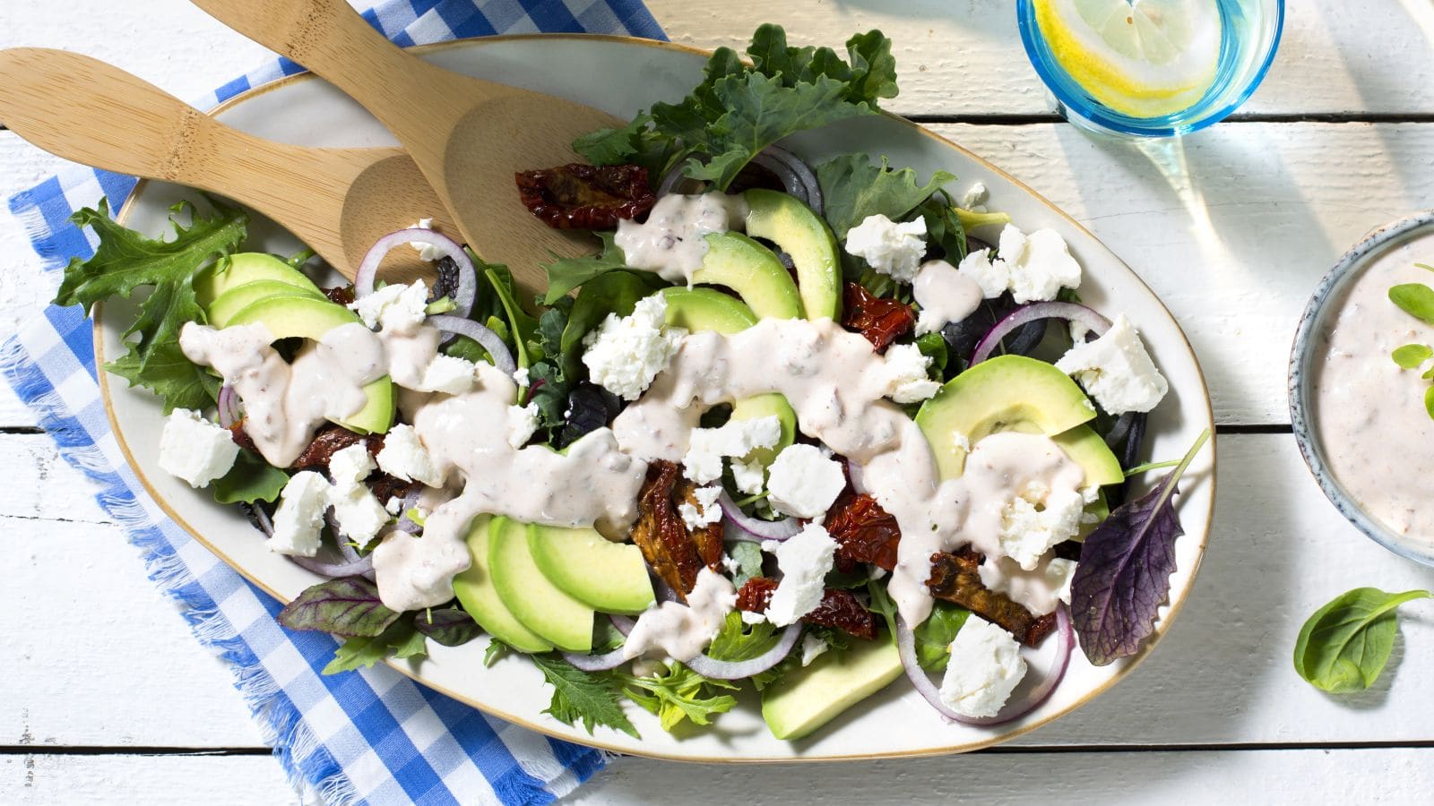 Salat Med Kylling Og Fetaost - Oppskrift fra TINE Kjøkken