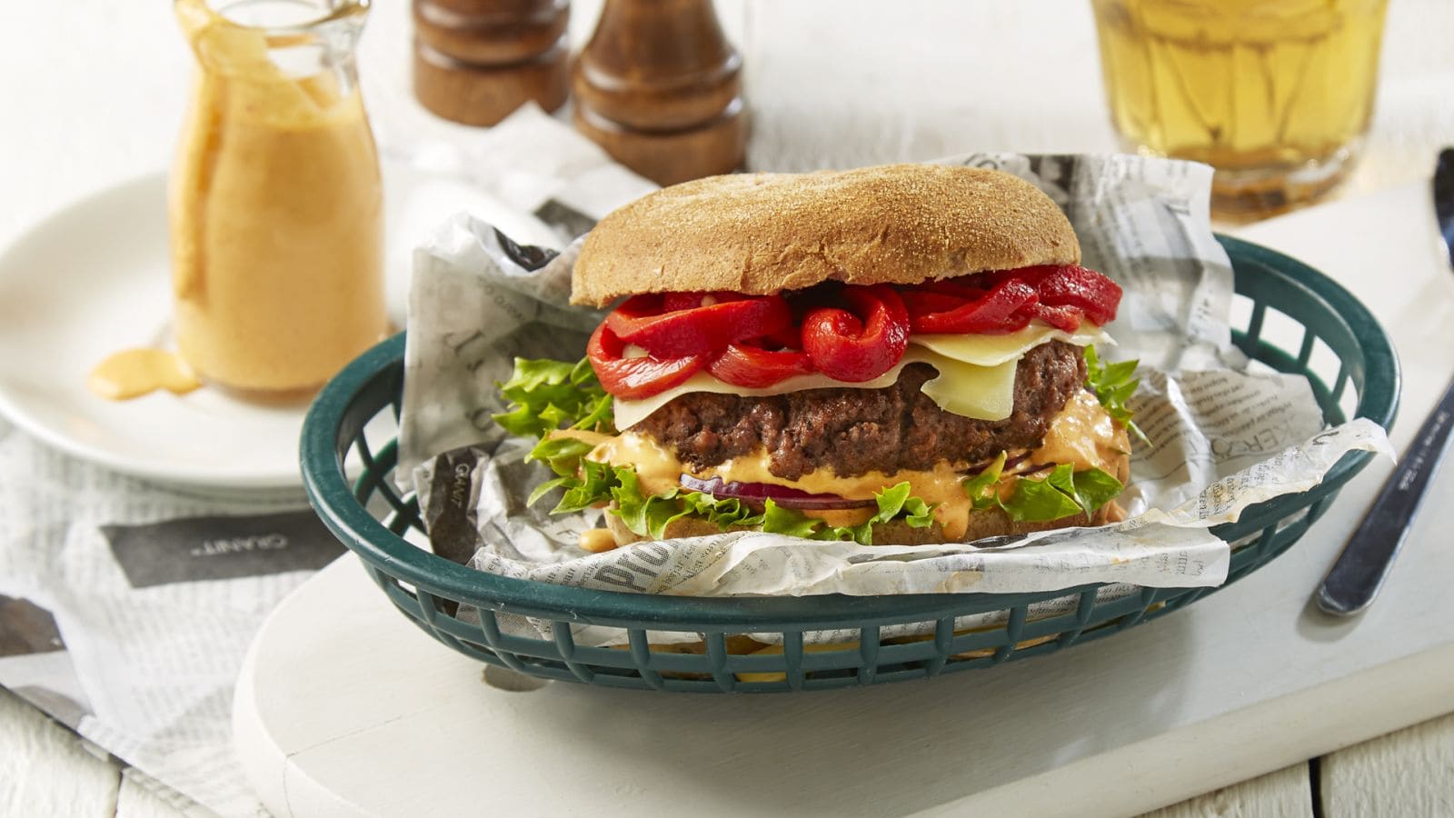 Kyllingburger Med Salat - Oppskrift fra TINE Kjøkken