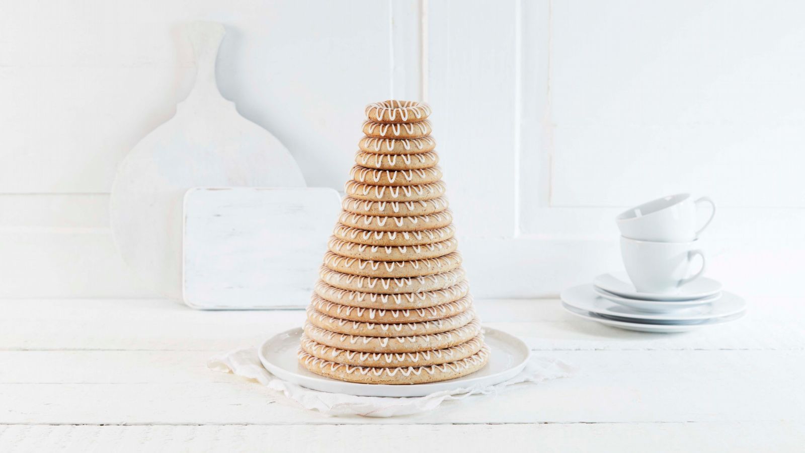 Kransekake - Oppskrift fra TINE Kjøkken
