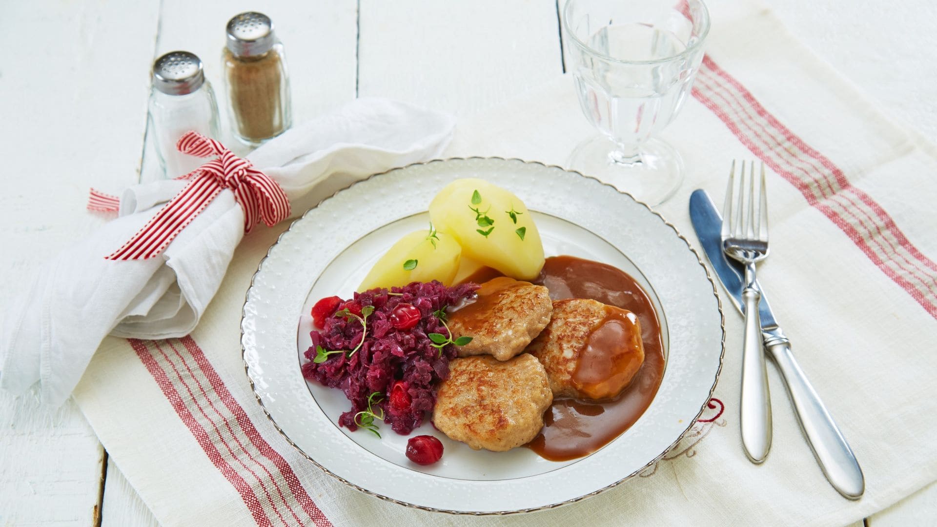 Langtidsstekt Ribbe - Oppskrift fra TINE Kjøkken