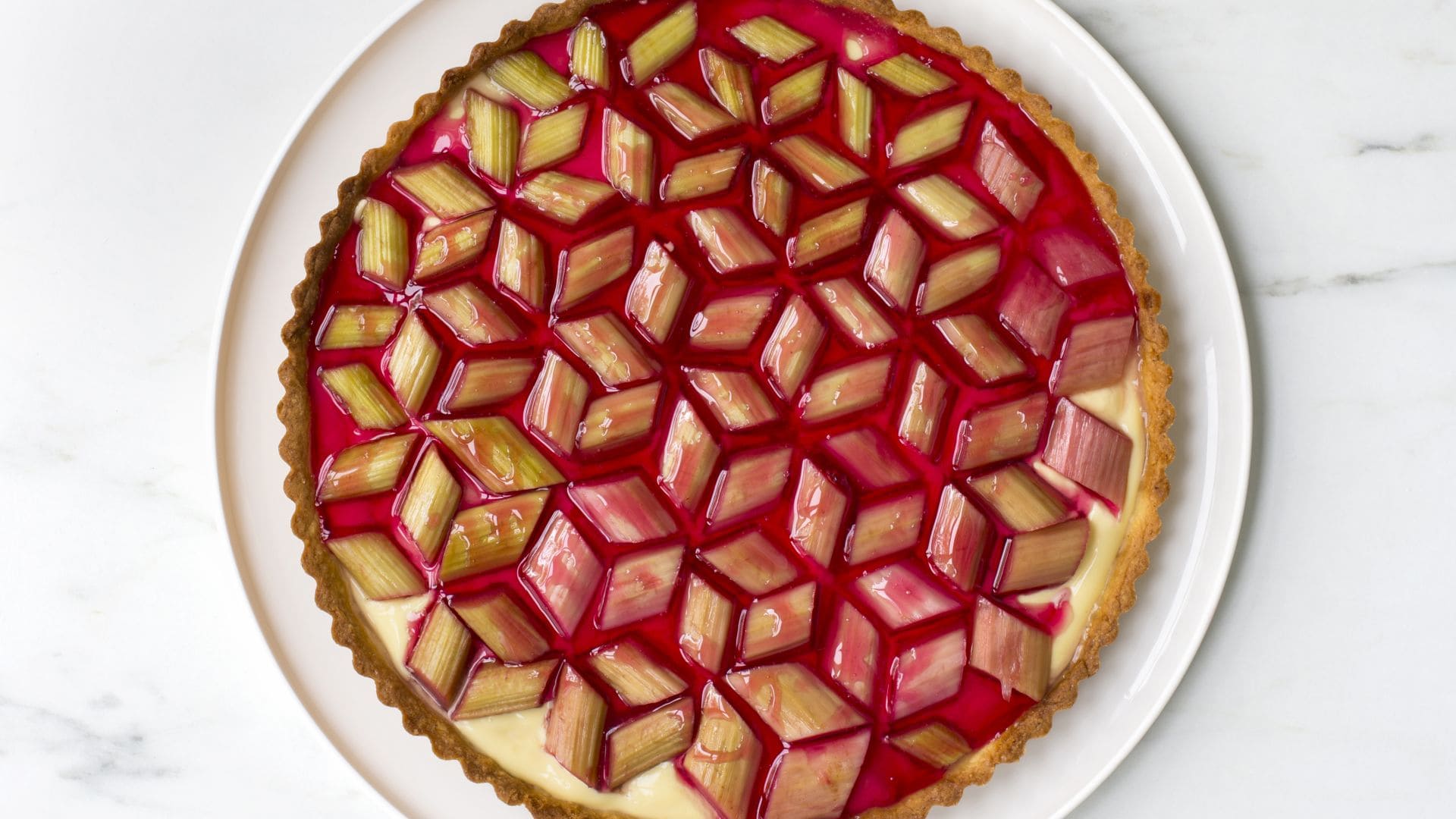 Rabarbra-pai Med Vaniljekrem - Oppskrift fra TINE Kjøkken