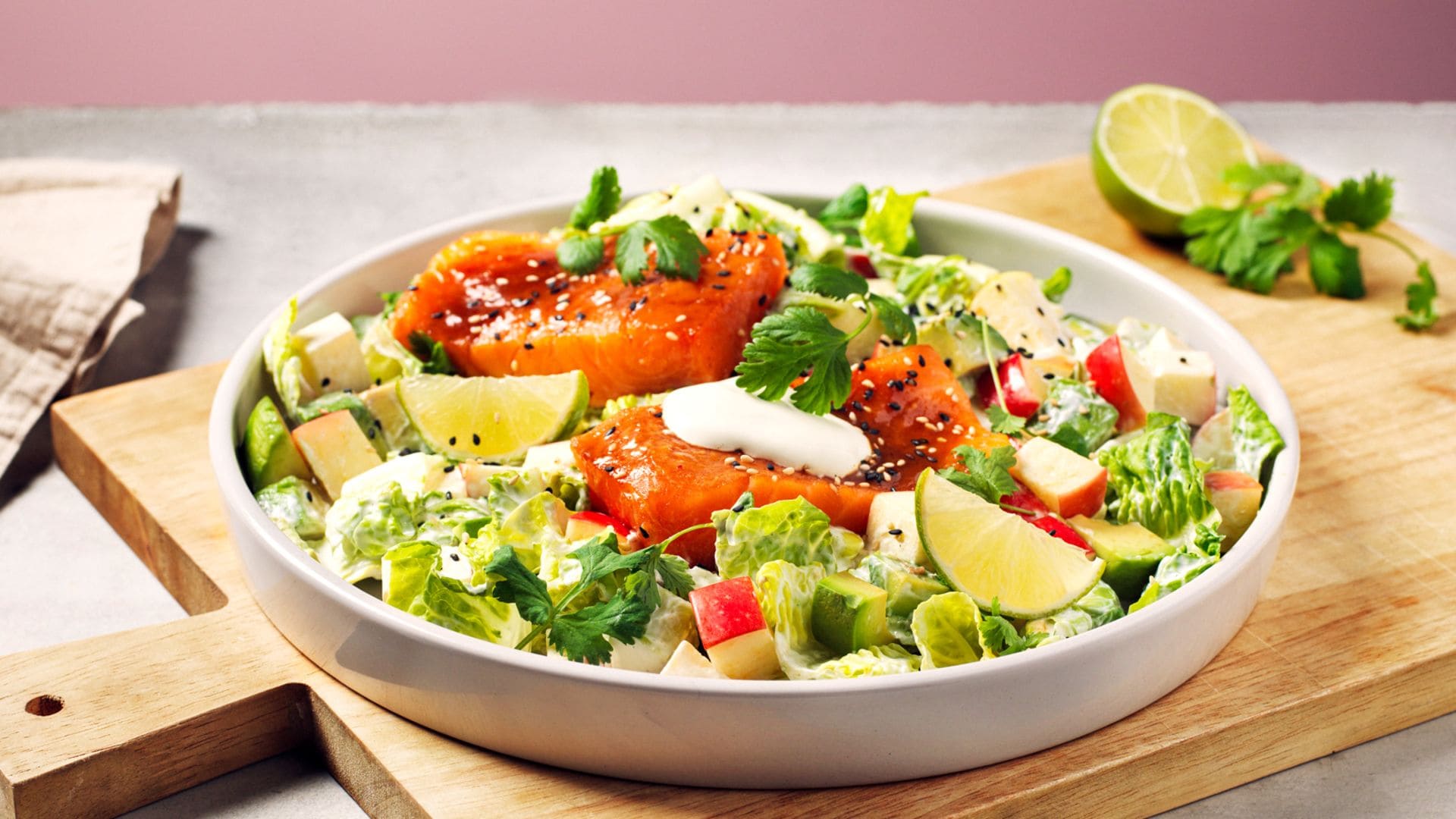 Asiatisk Laks Med Frisk Kremet Salat - Oppskrift fra TINE Kjøkken