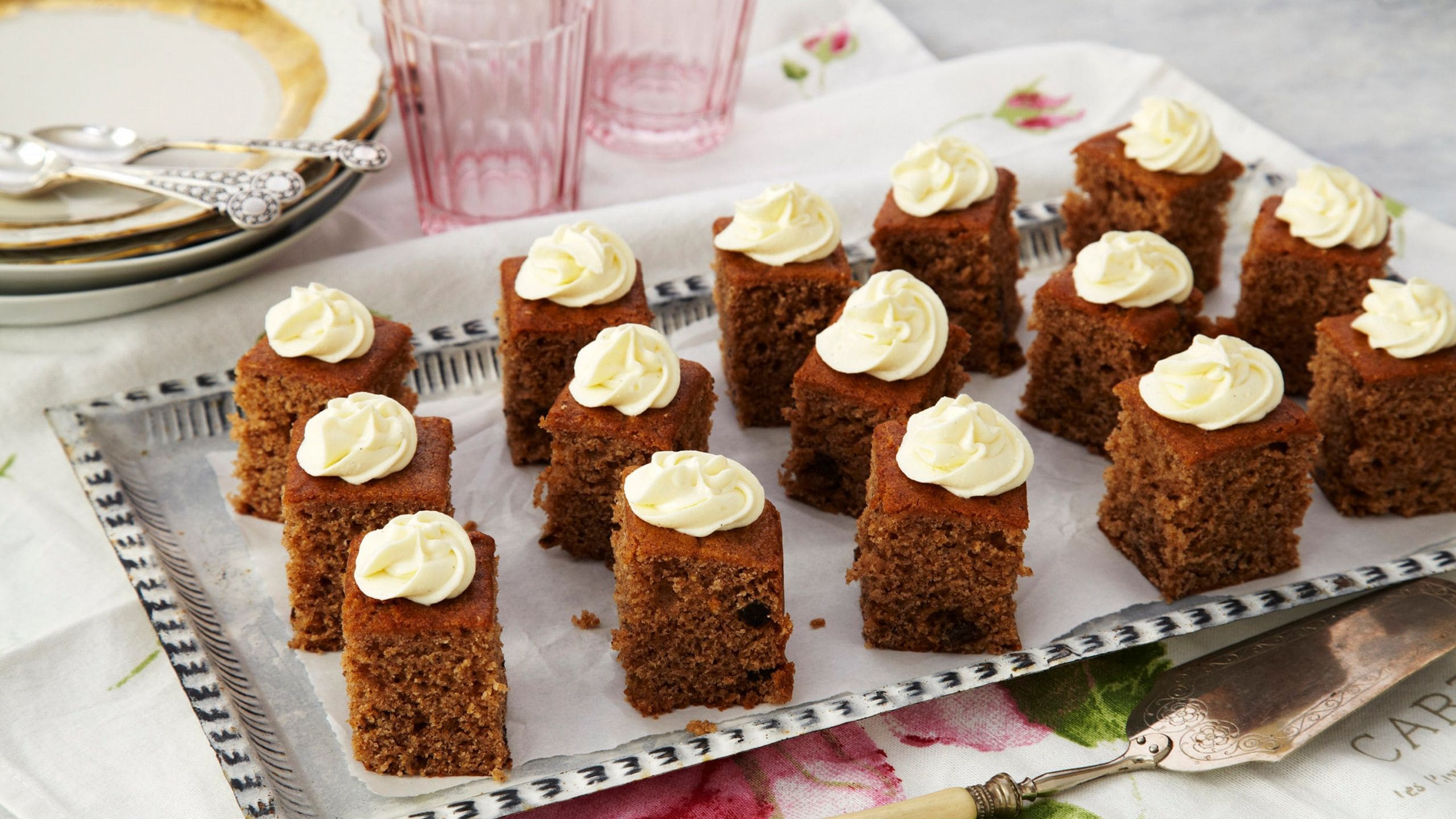 Krydderkake I Langpanne - Oppskrift fra TINE Kjøkken