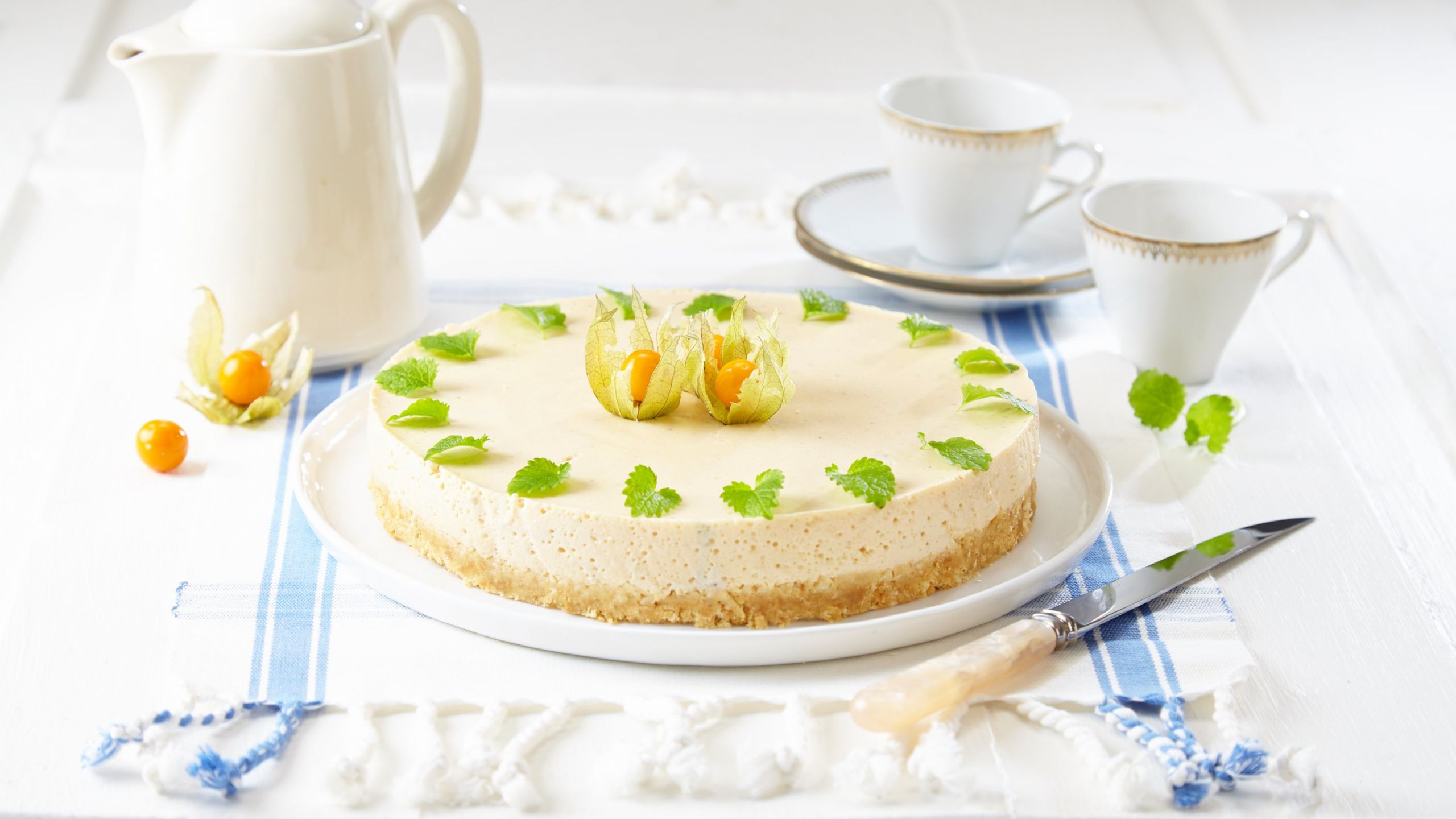 Ostekake Med Pepperkaker - Oppskrift fra TINE Kjøkken