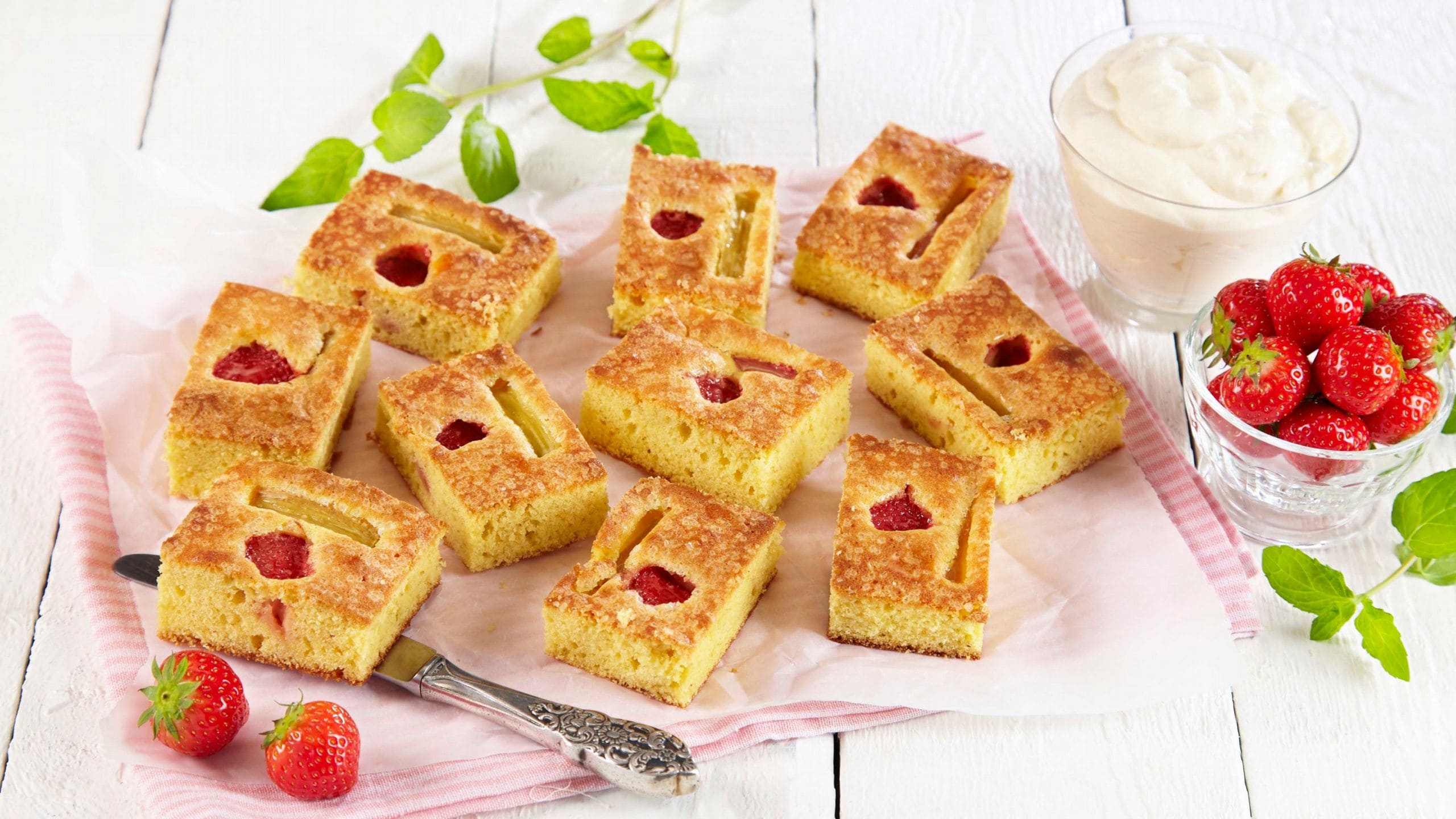 Rabarbrapai - Oppskrift fra TINE Kjøkken