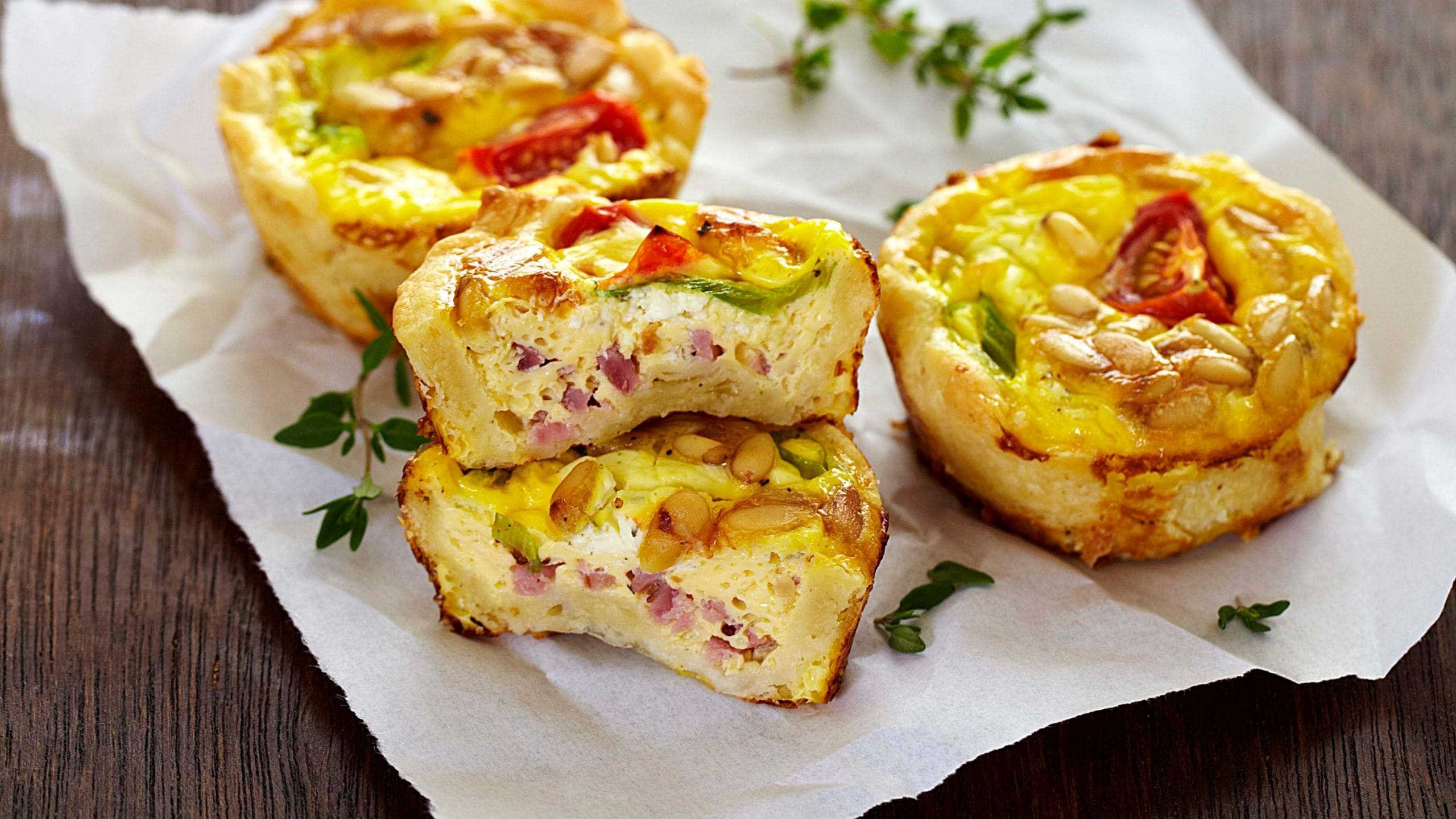 Minipaier Med Kremost - Oppskrift fra TINE Kjøkken