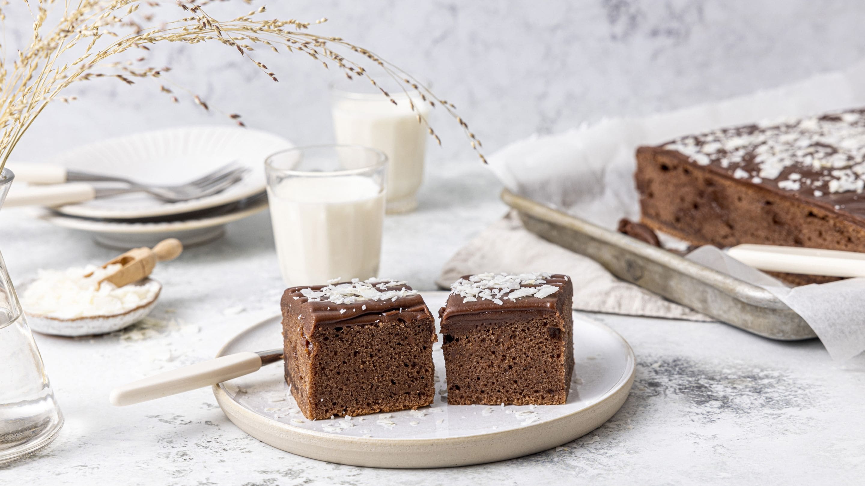 Sjokoladekake I Langpanne - Oppskrift fra TINE Kjøkken