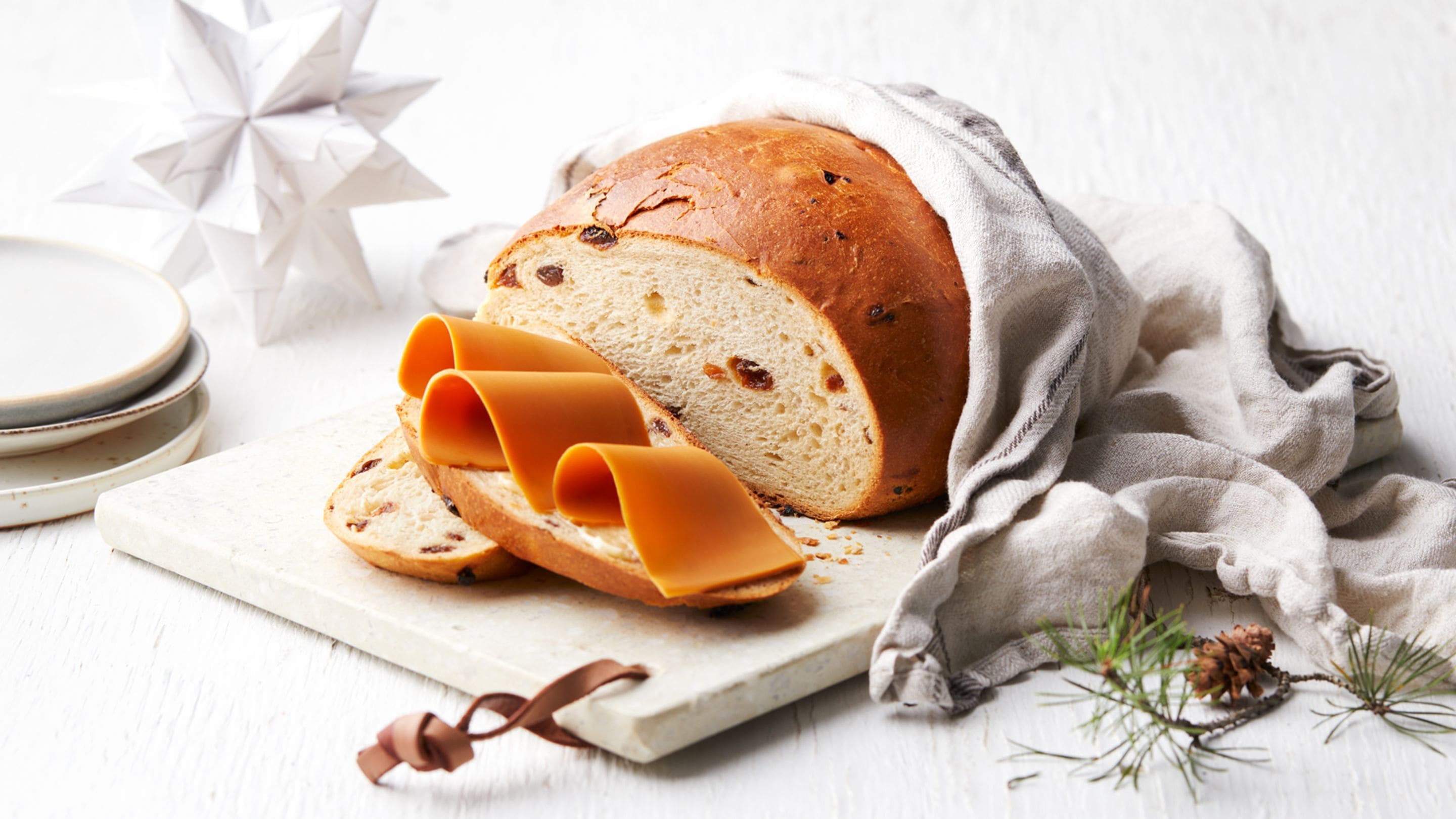 Julens Gode Fruktkake - Oppskrift fra TINE Kjøkken